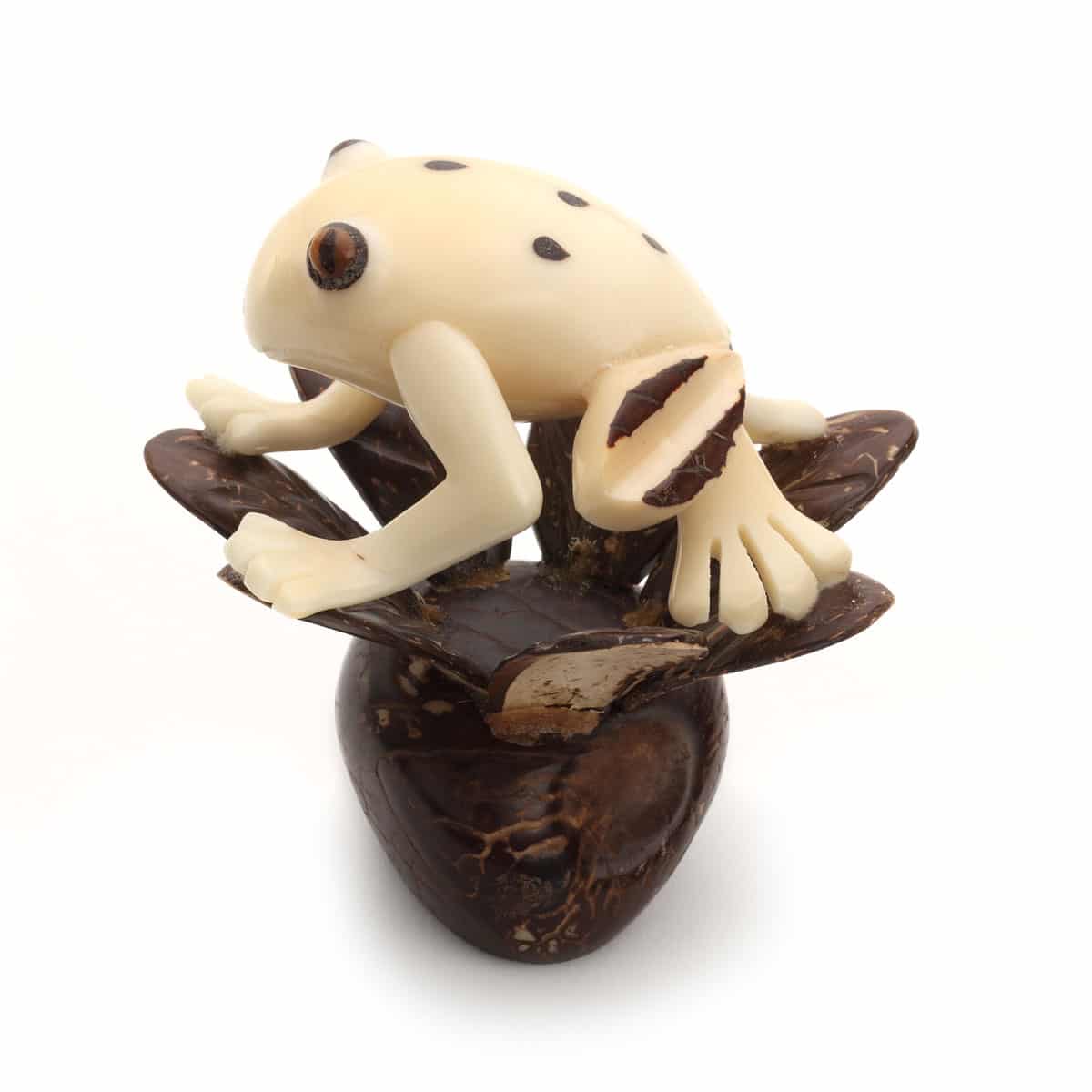 Frog Figurines- Tree (E) – The Cob Mercantile and Worlds Window